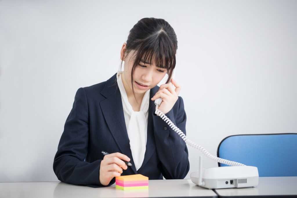 電話対応でのカスタマーハラスメント対策おすすめ5選！クレームとの違いも紹介 | カイクラ.mag